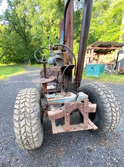 Doodlebug Tractor with Hydraulic Pump Driven Crane Farm Equipment